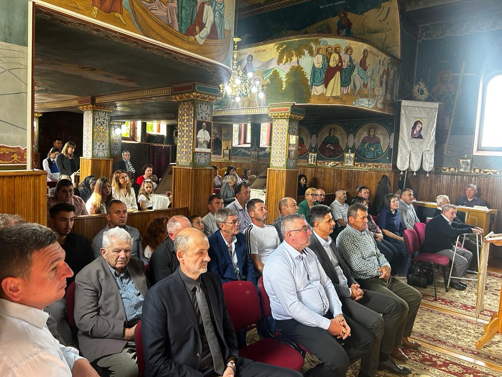 Hramul parohiei greco-catolice din Beznea „Sfânta Tereza a Pruncului ...