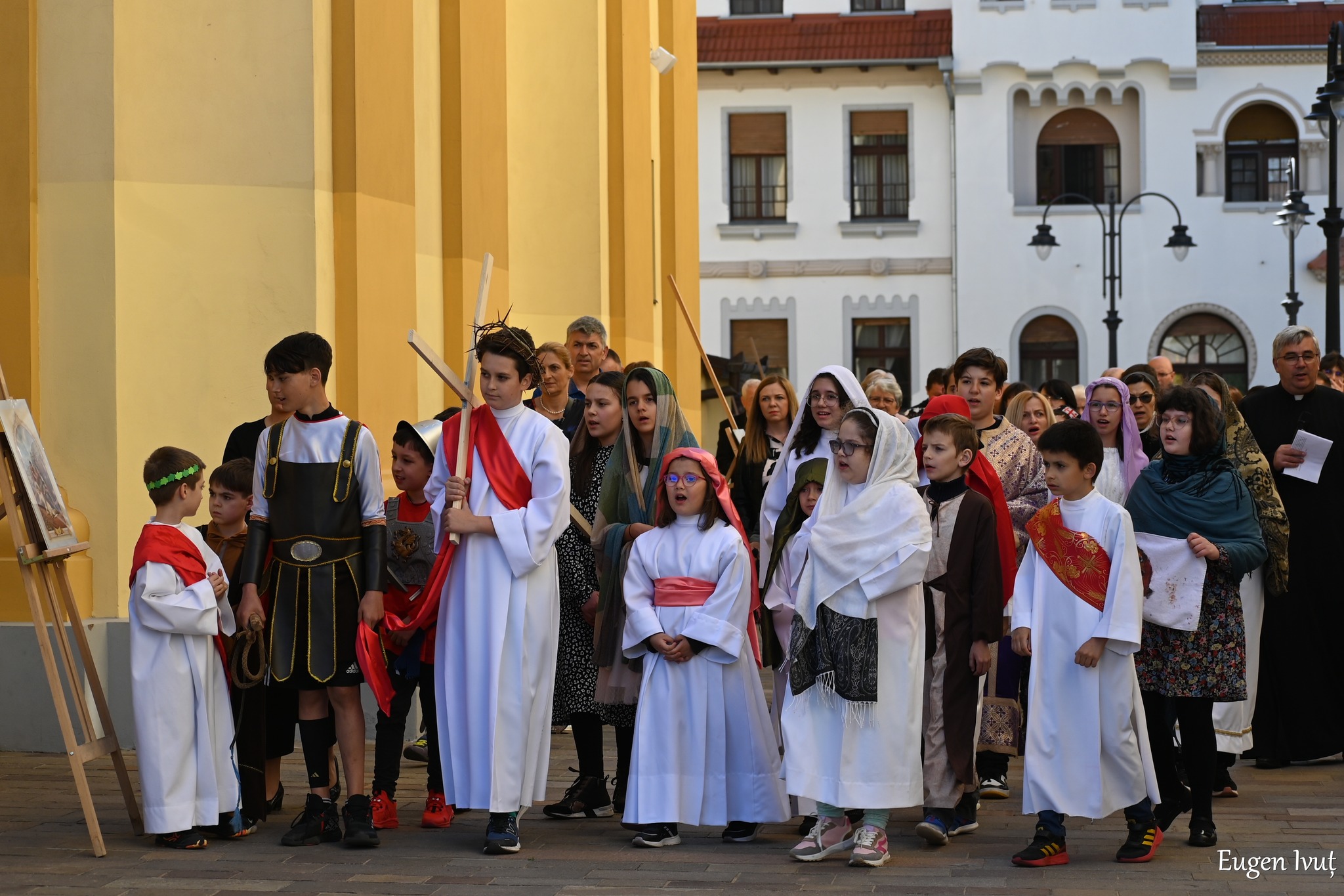 Calea Crucii cu copiii Oratoriului Maria Imaculata - Episcopia Greco ...