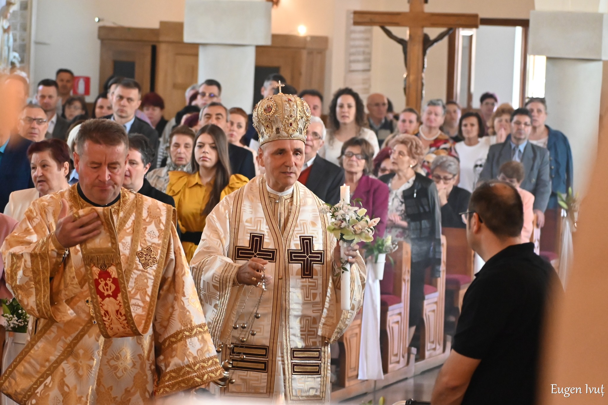 Să-L vedem și să-L mărturisim pe Cristos cel Înviat în pustiul lumii de ...