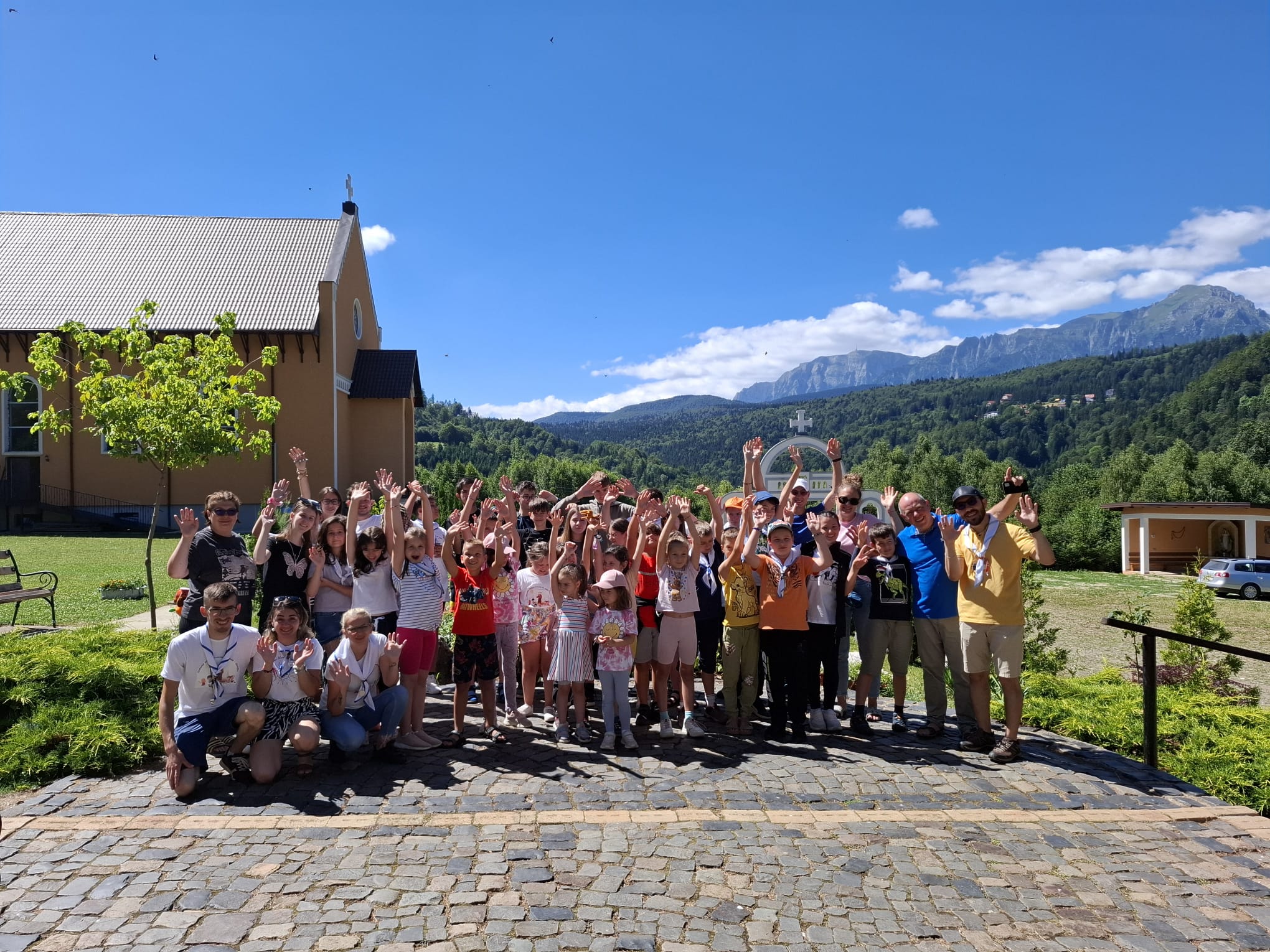 Părâul Rece: Tabăra de Vară care transformă copiii în exploratori ...